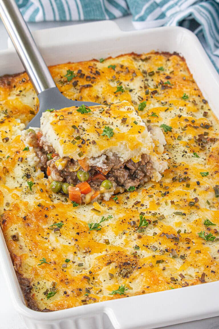 Traditional Cottage Pie Recipe just like Mom makes! - Bowl Me Over