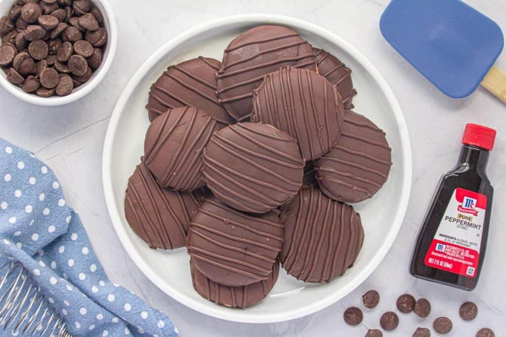 Easy to Make Chocolate Peppermint Patties - Bowl Me Over