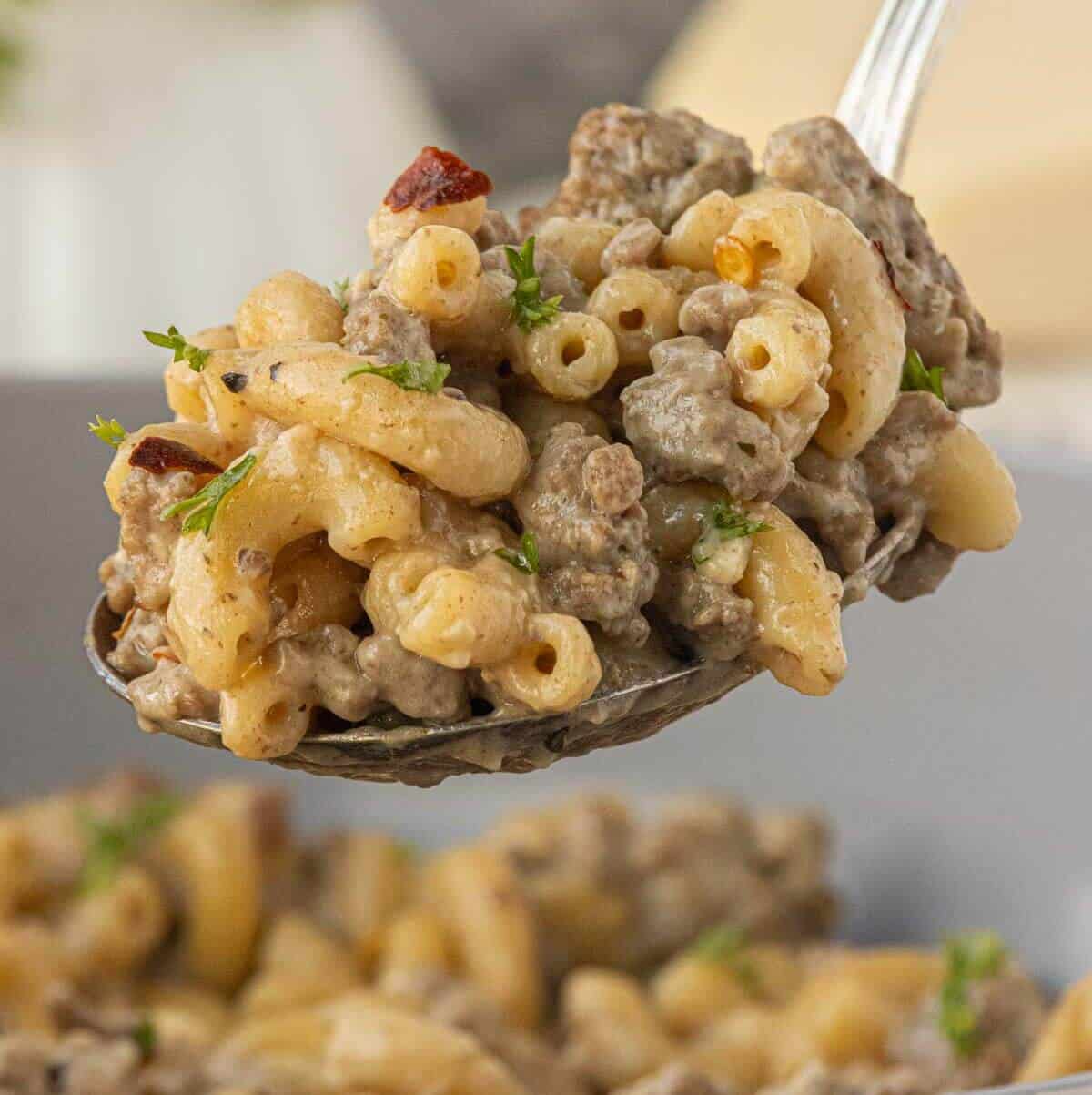 Hamburger Helper Spicy Garlic Parmesan Bowl Me Over hamburger-helper-spicy-garlic-parmesan-bowl-me-over